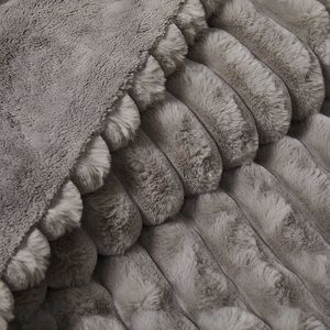 Frye | Bedding | Last Chance Frye 3piece Channel Stitch Faux Fur ...
